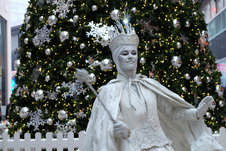 Book Human Statue Snow Queen – Hire Street Act | Winter Wonderland UK