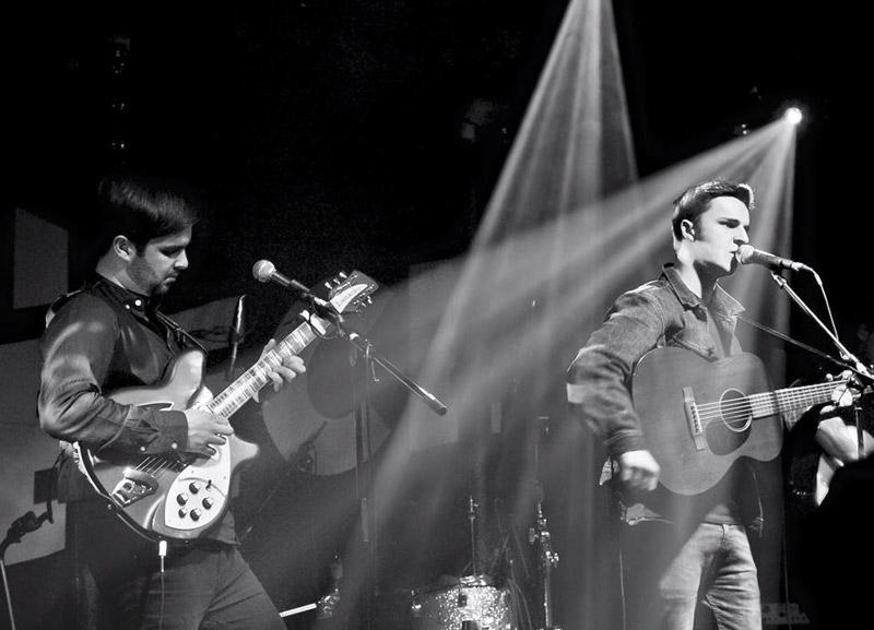 Book Folk Duo- Hire Country Band | Scarlett Entertainment UK