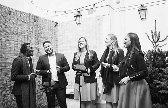 Hire Contemporary Choir Paris | Scarlett Entertainment