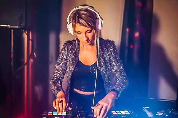 Book Now Female DJ Venice | Scarlett Entertainment
