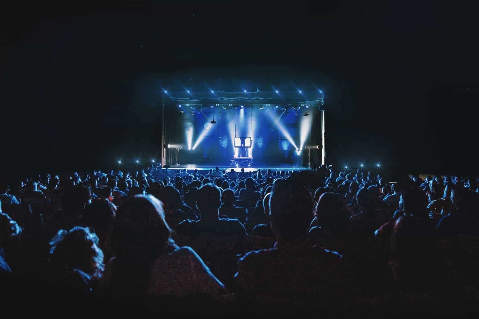 Book Magic And Illusion Stage Shows | Scarlett Entertaimment