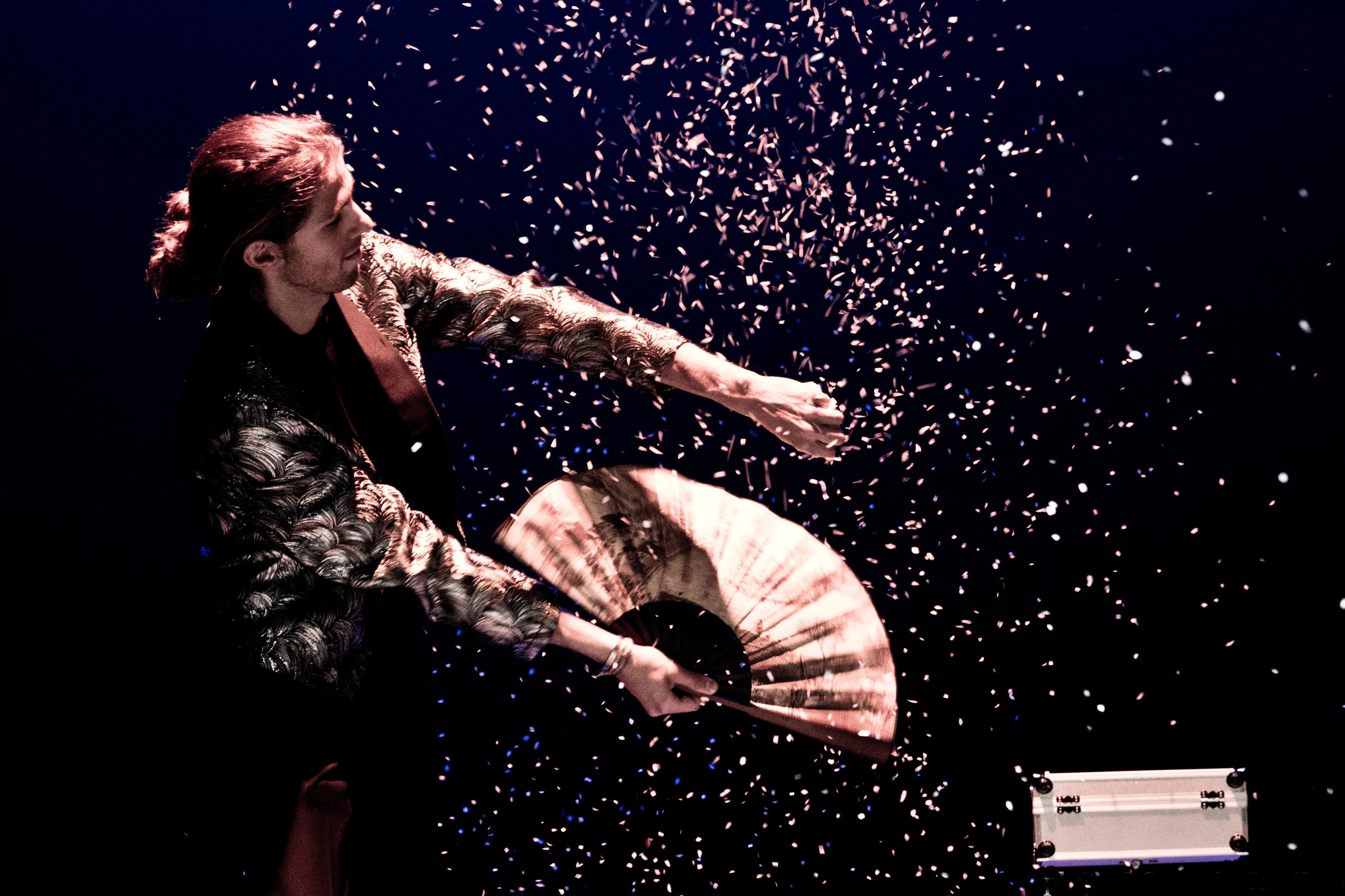 Hire Magician Rome - Magic Show Rome | Corporate Entertainment Italy