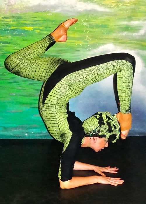 Book Paris Contortionist Performer Today | Scarlett Entertainment