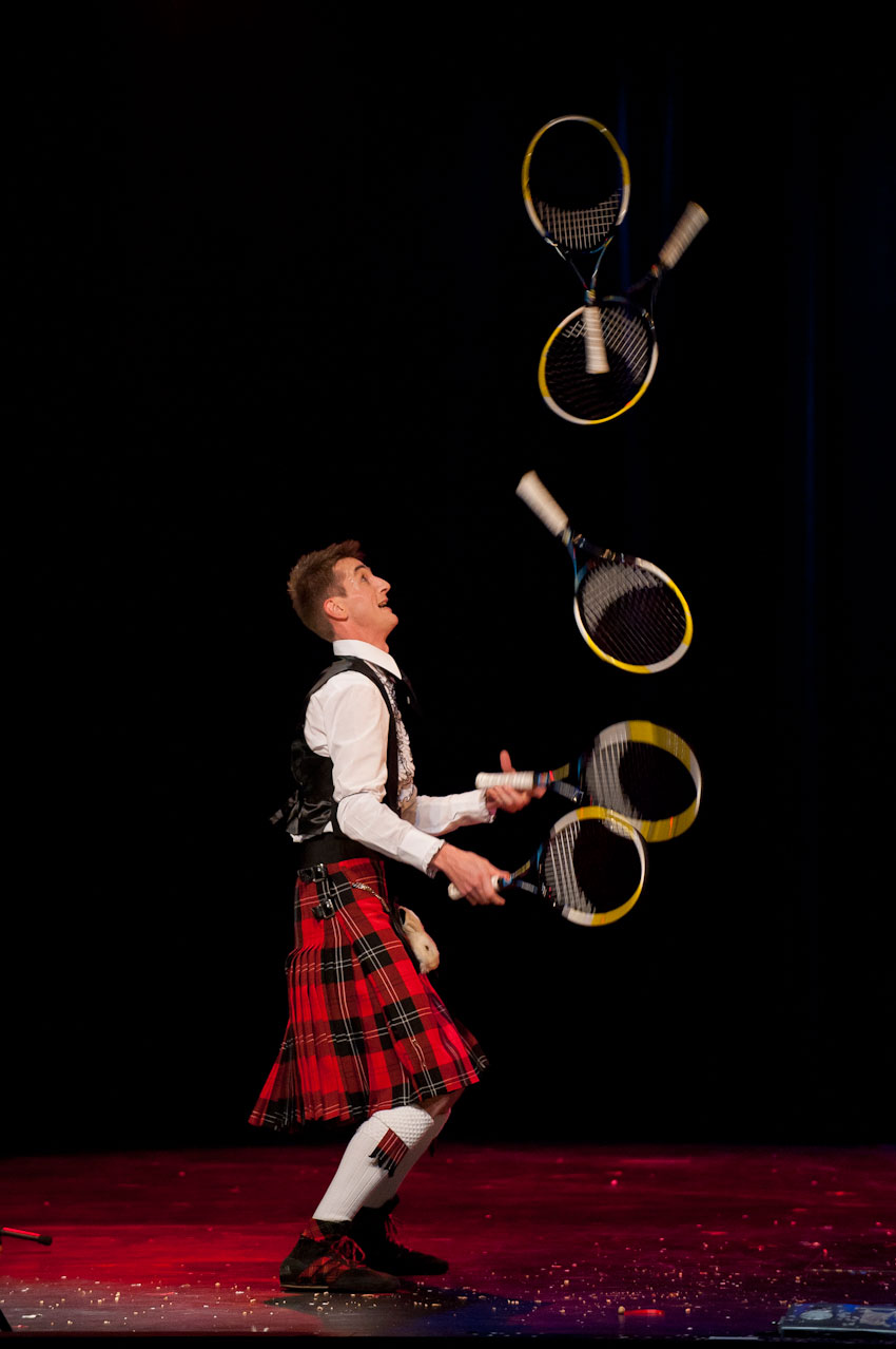 Book Tennis Juggling Act | Scarlett Entertainment