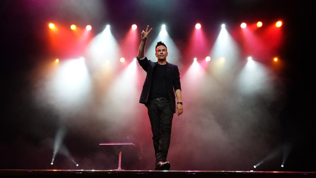 Hire Duo Magic Illusion Show Germany | Scarlett Entertainment