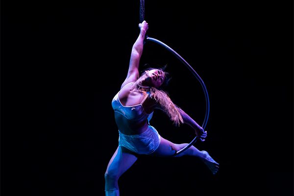 Contratar Aro Aéreo Infinito | Scarlett Entertainment