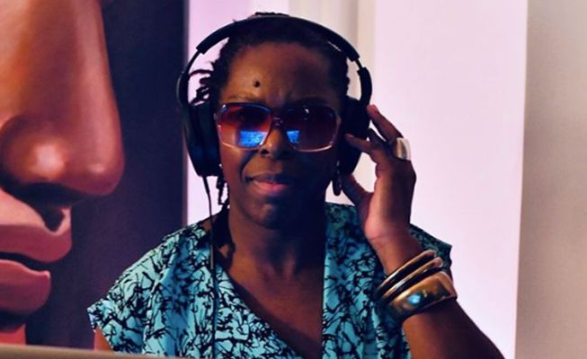 Book Female DJ France | Scarlett Entertainment