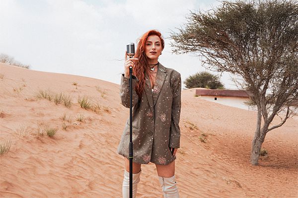 Book Female Cover Singer | Scarlett Entertainment