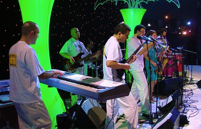 Book Latin Brazilian Party Band | Scarlett Entertainment