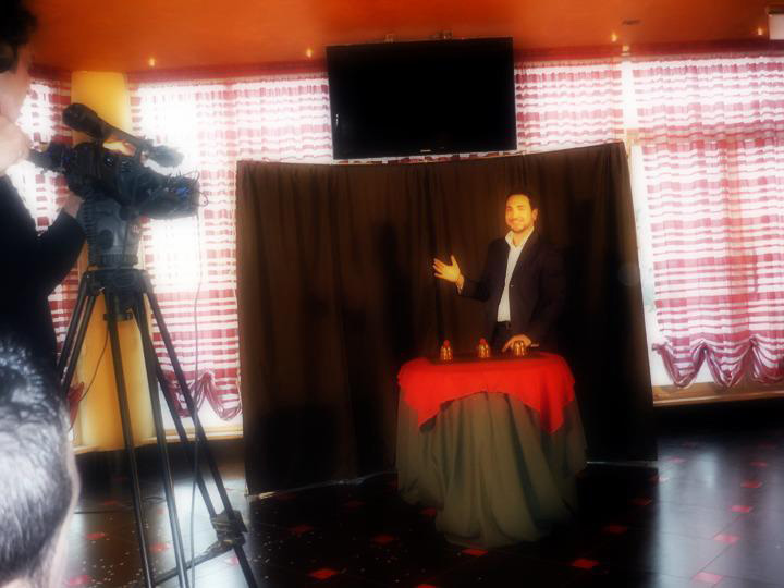 Book Roaming Magician Italy | Scarlett Entertaimment