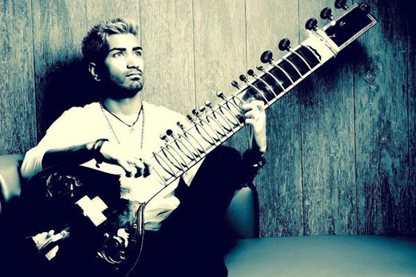 Book Now Modern Sitar Player London | Scarlett Entertainment