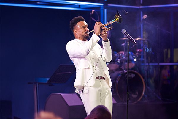 Book Singer & Trumpet Player Beirut | Scarlett Entertainment