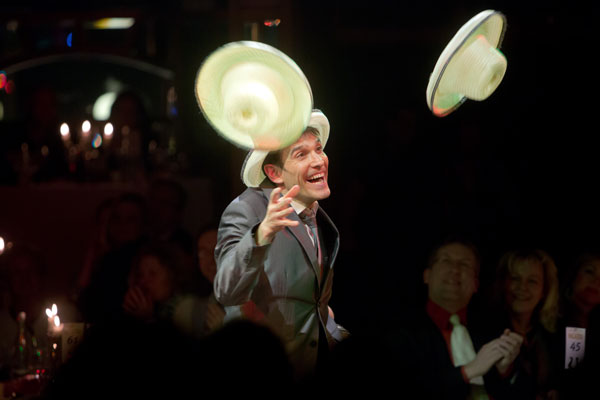 Juggler For Events Spain - Hire Juggling Show | Scarlett Entertainment UK