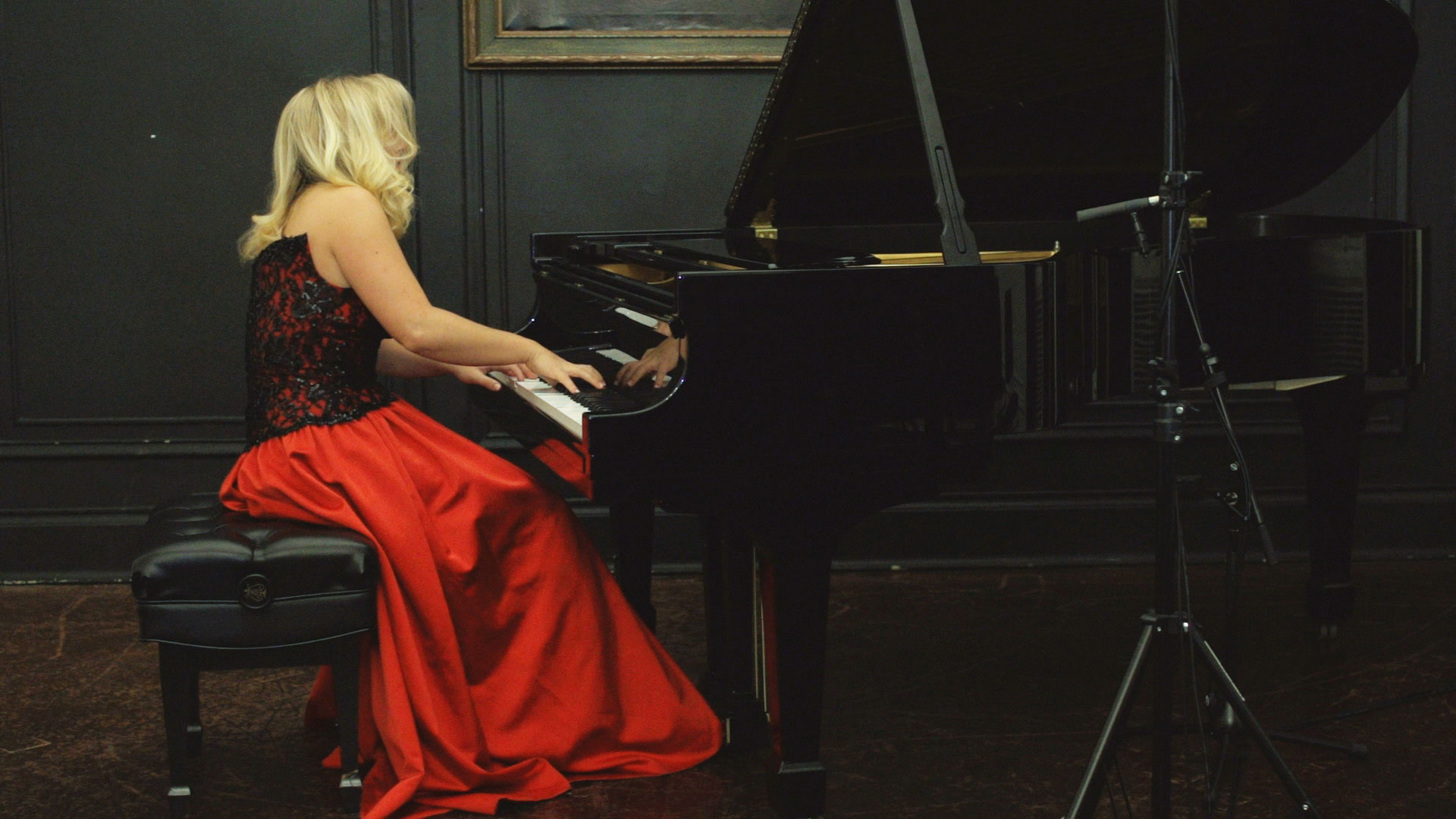 Hire Classical Pianist NY | Female Pianist NYC | International Pianist