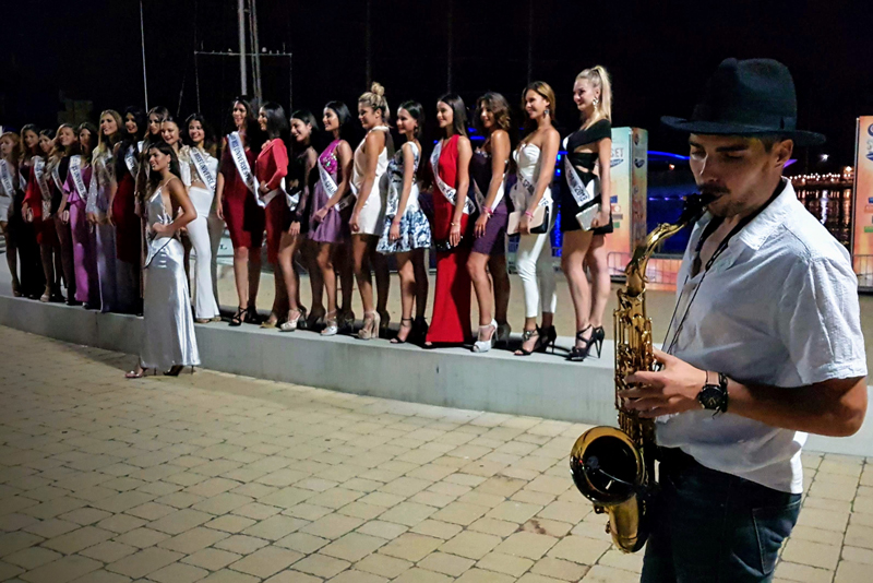 Hire Event Sax Spain - Event & Wedding Sax | Scarlett Entertainment ...