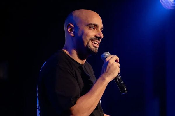 Hire A Arabic Comedian and Event Host | Scarlett Entertainment