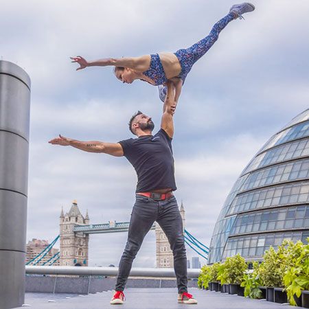 Book A Acrobatic Roller-Skating Duo | Scarlett Entertainment