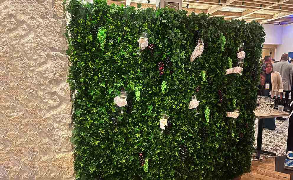 Hire A Wine Serving Wall | Scarlett Entertainment