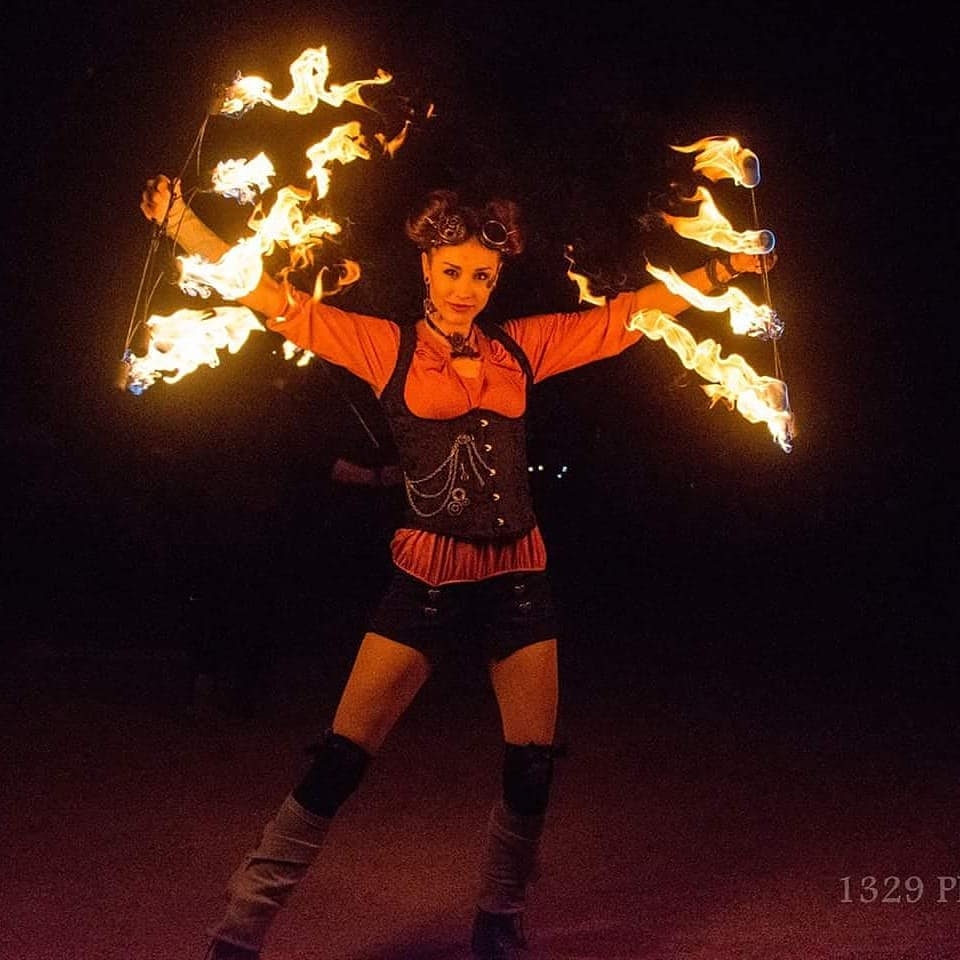 Acrobatic Fire Performer USA | Scarlett Entertainment
