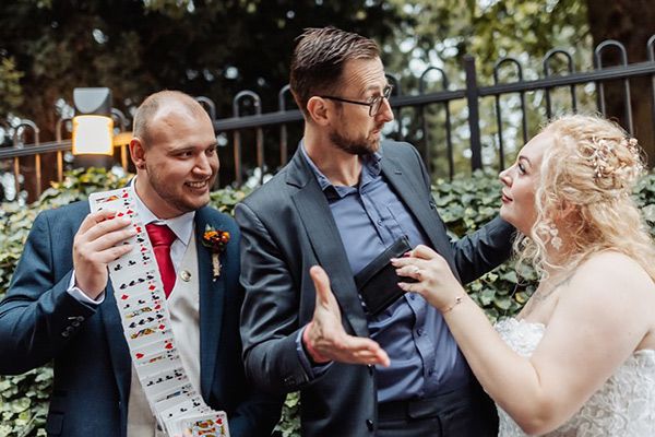 Book Now Close Up Magic UK | Scarlett Entertainment