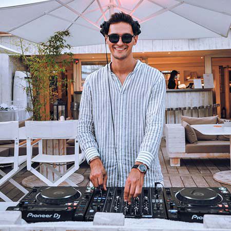 Hire Our International Open Format DJ | Scarlett Entertainment