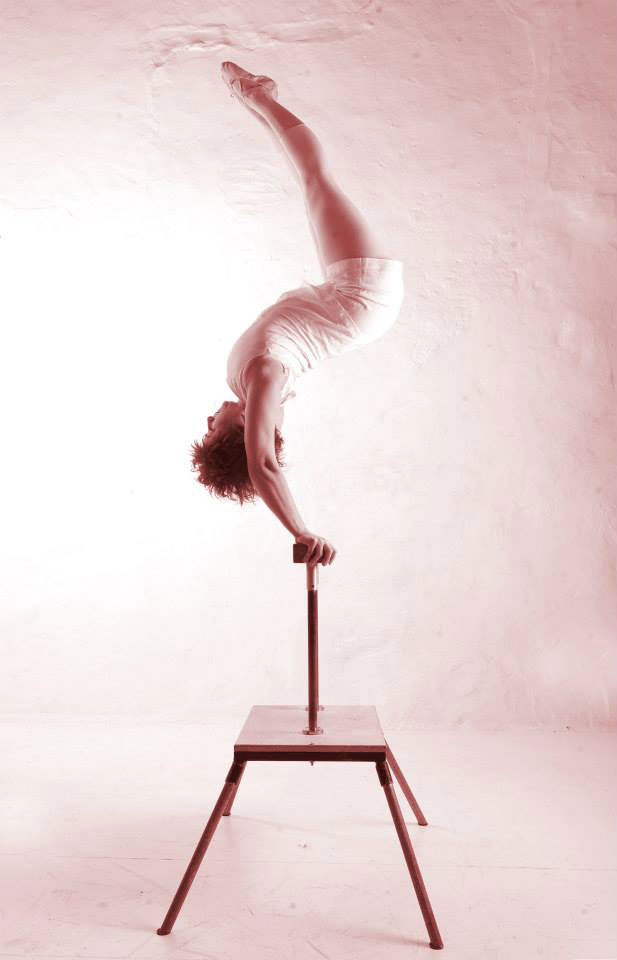 Hand Balancing Performer - Corporate Entertainment Germany | Unique ...