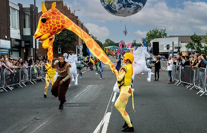 Hire Roaming Giraffe Puppets UK | Scarlett Entertainment