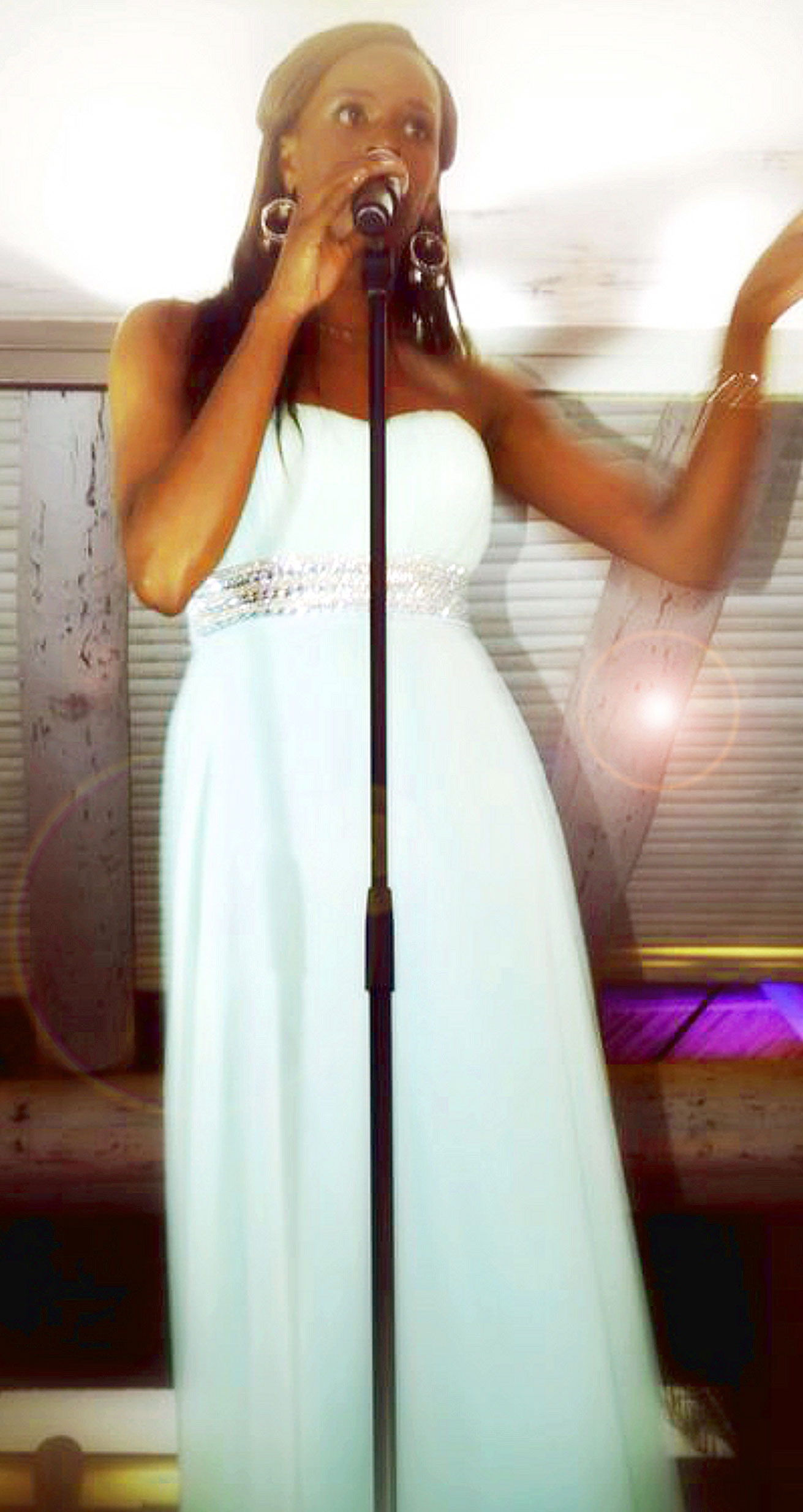 Female Vocalist Marbella | Covers Singer Marbella | Acoustic Singer ...