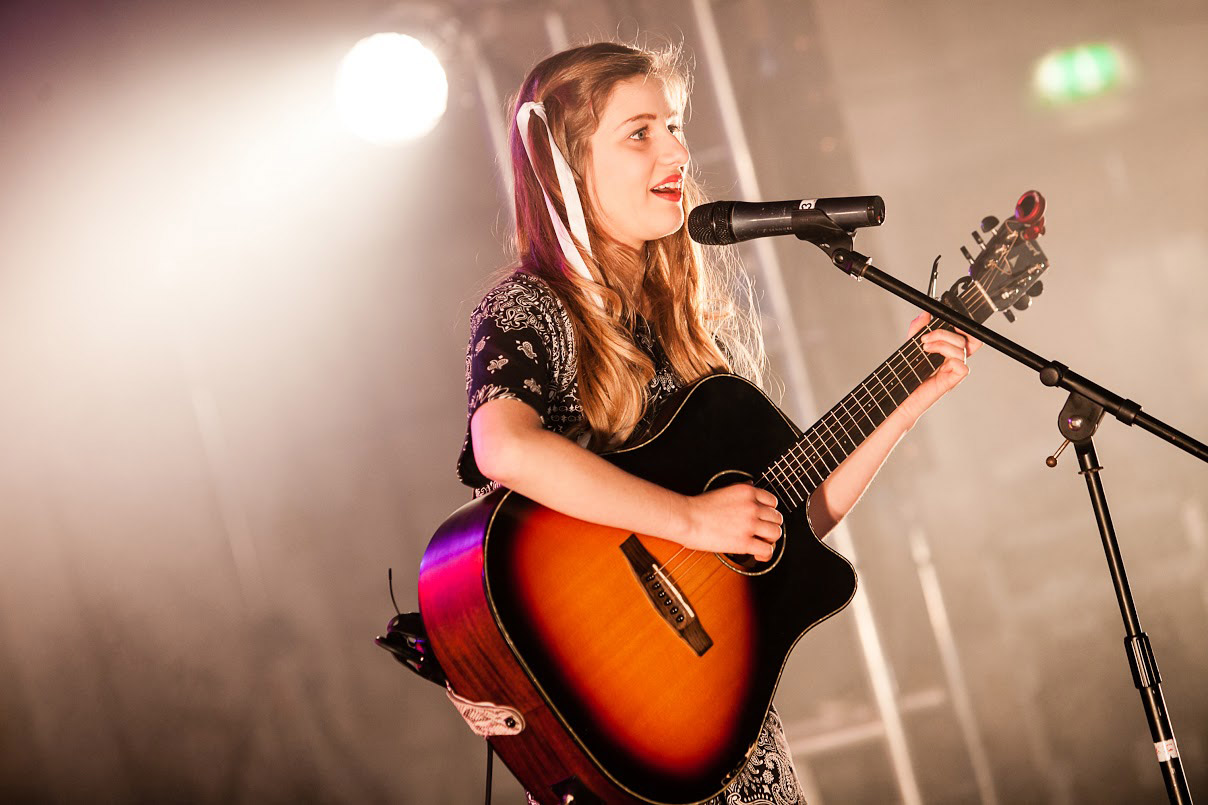 Acoustic Singer Devon | Female Vocalist Devon | Acoustic Covers Devon